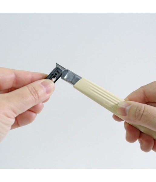 cutter mic japonez, cutit utilitar 9mm, cutter 9mm olfa, cutter 9mm